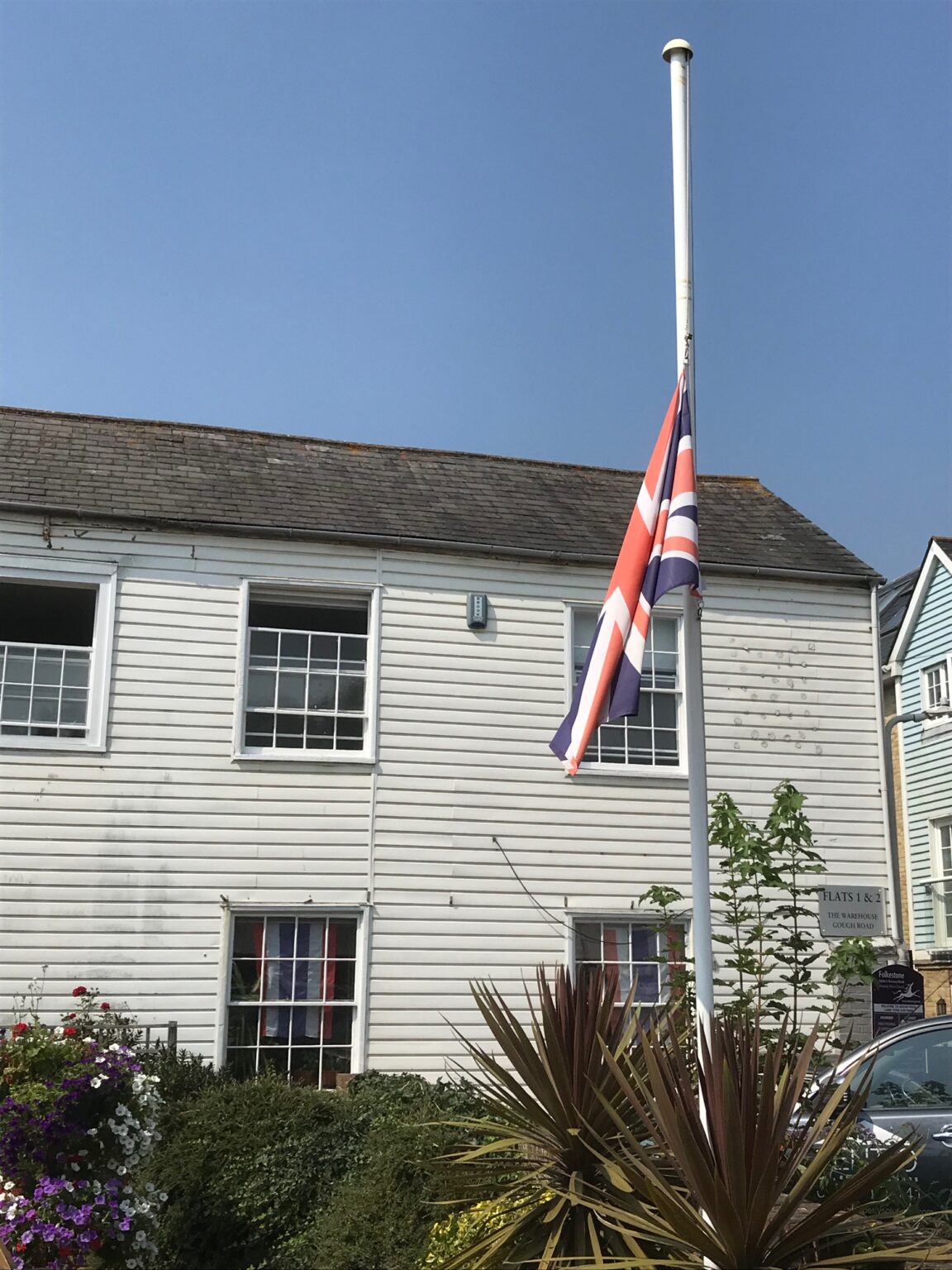Paying Respects to Robert Bliss - Sandgate Parish Council