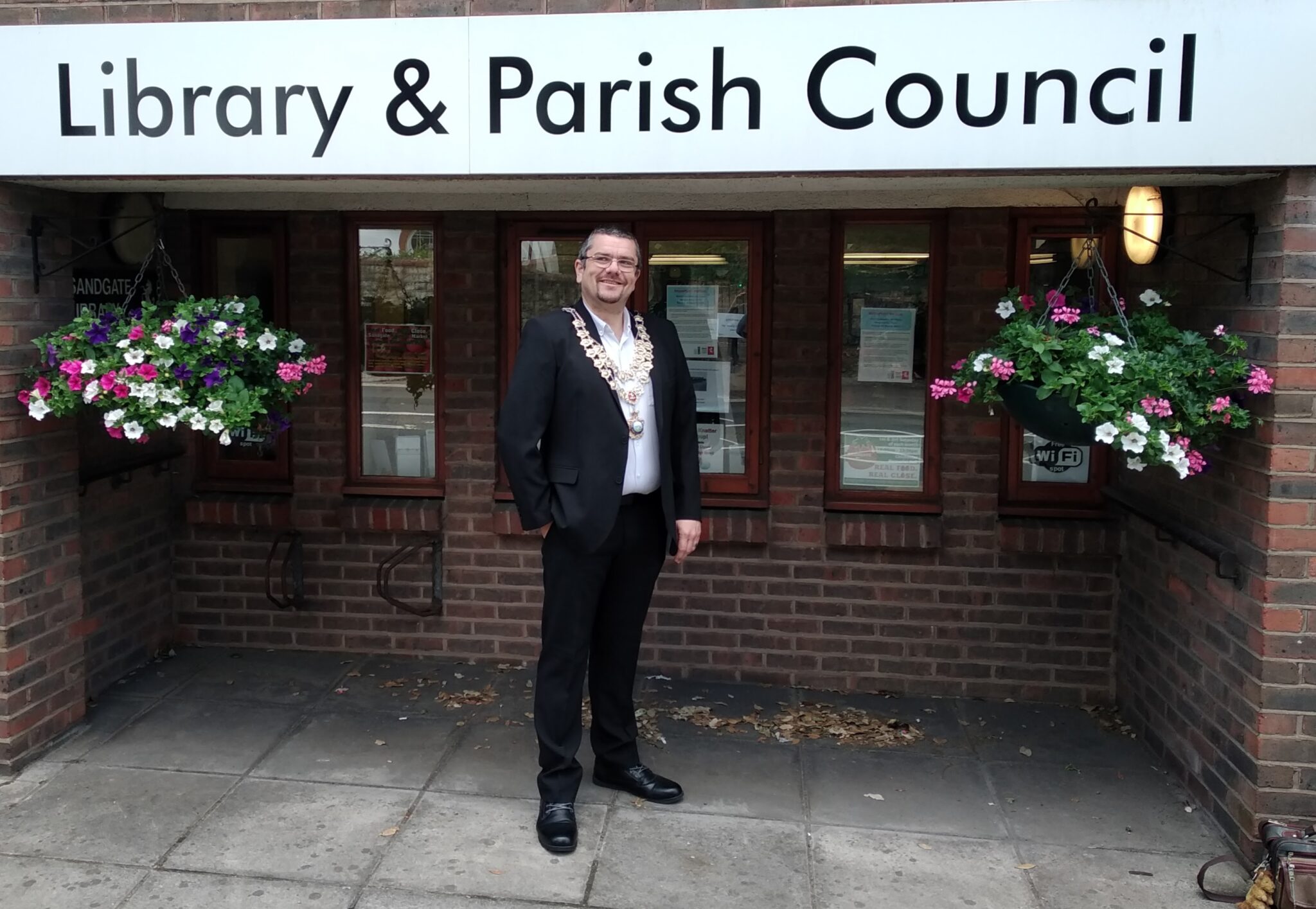 Sandgate Library: STILL at your service - Sandgate Parish Council